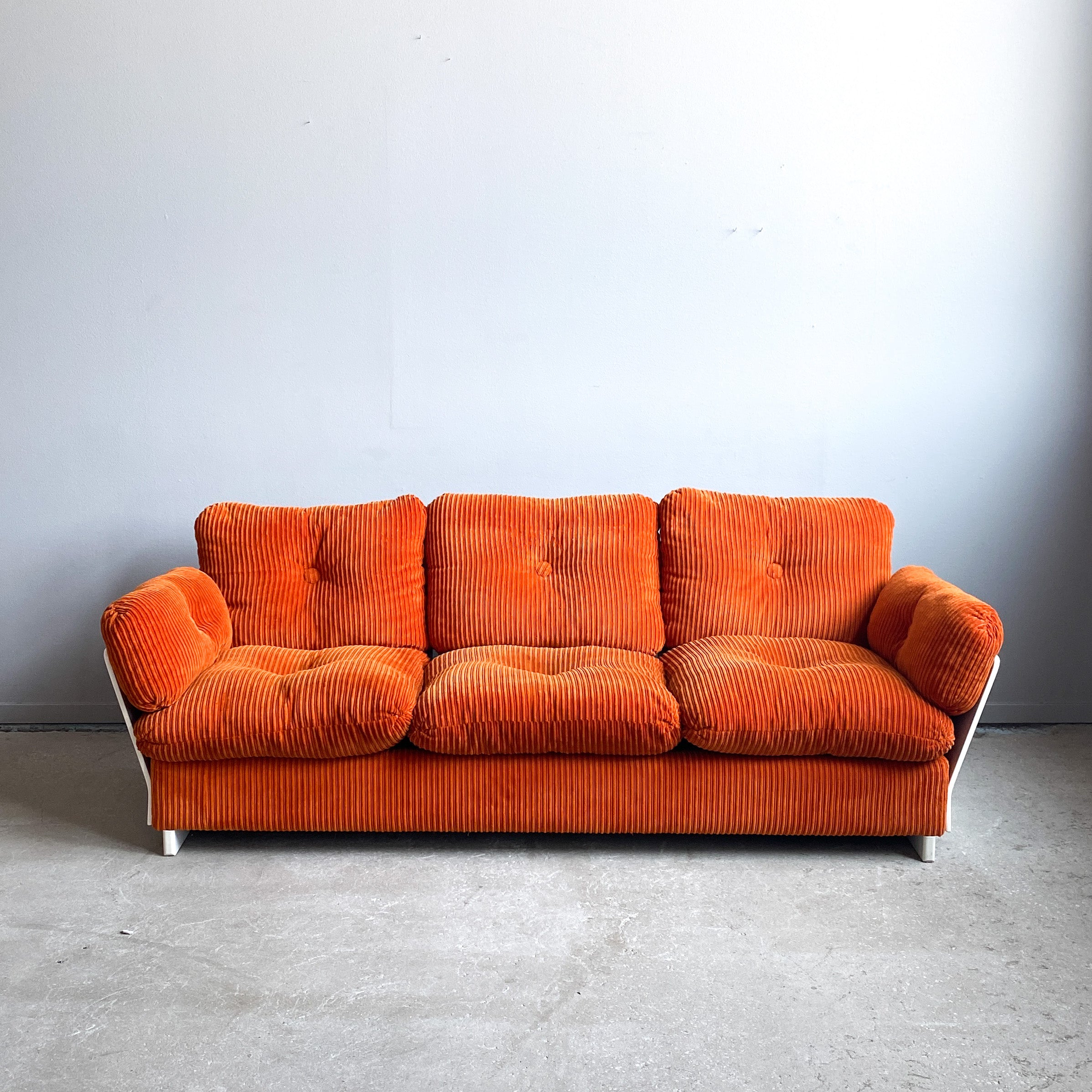 3-sits soffa i orange manchester - 70-tal | Vintagebyrån | Second hand ...