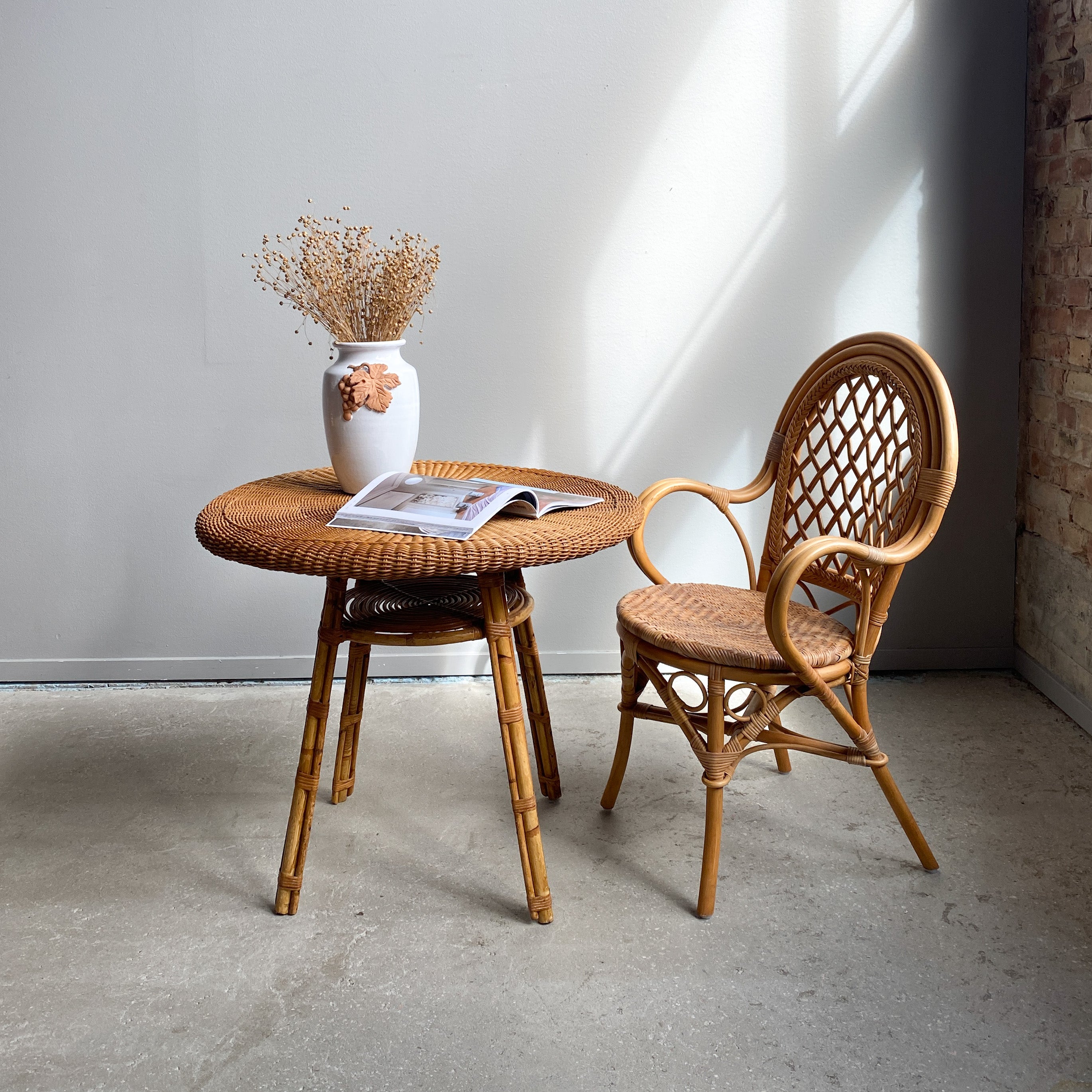 Runt bord i rotting – Vintagebyrån